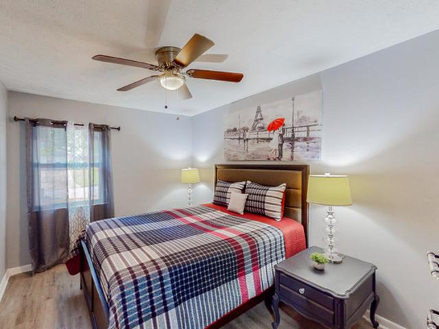 Freshly Upgraded Home High Speed Wi Fi 600Mbps Biweekly Cleaning Easy access to the 85 Onsite Parking Smart Lock Rooms