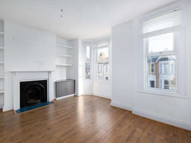 Frith Road, London E11, 1 bed flat to rent, £1,700 pcm | PrimeLocation