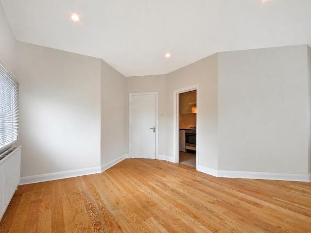 Frith Street, Soho, W1D 1 bed apartment to rent £2,362 pcm £545 pw