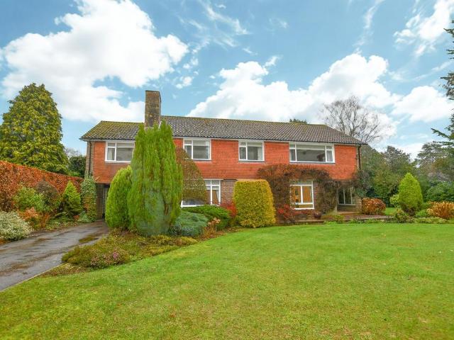 Frithsden Copse, Potten End, HP4 4 bed detached house to rent £5,250 pcm £1,212 pw