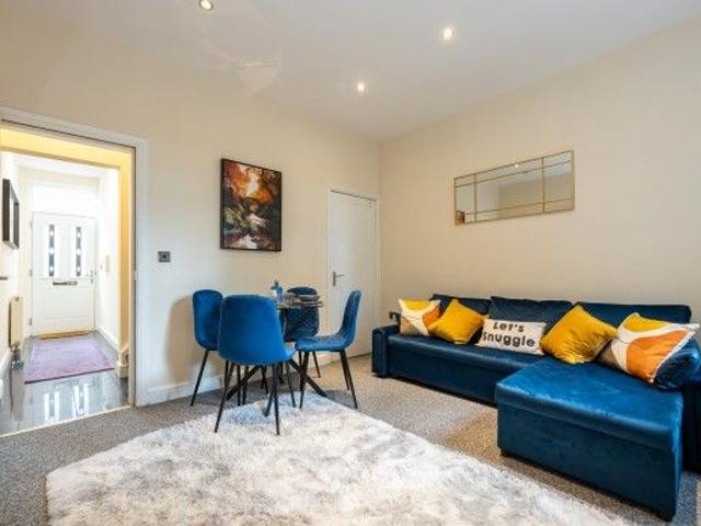 Friarswood Rd Four Bed Student house near Keele University