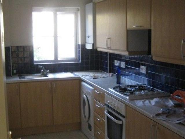Friars Close, Ilford IG1, 2 bed flat to rent, £1,800 pcm | PrimeLocation
