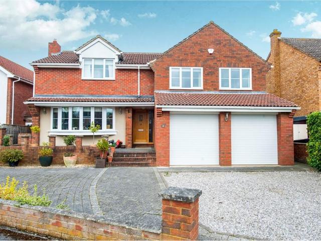 Friars Close, Shrivenham, Swindon, SN6 4 bed house to rent £3,200 pcm £738 pw