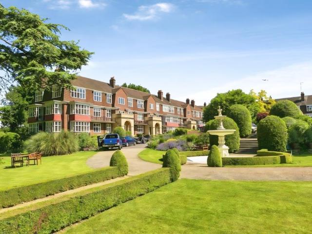 Friars Lane, Richmond, TW9 2 bed flat to rent £3,500 pcm £808 pw