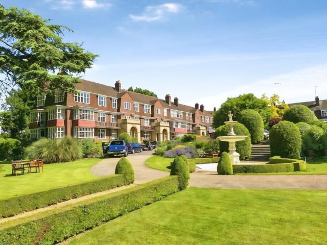 Friars Lane, Richmond TW9, 2 bed flat to rent, £3,500 pcm | PrimeLocation