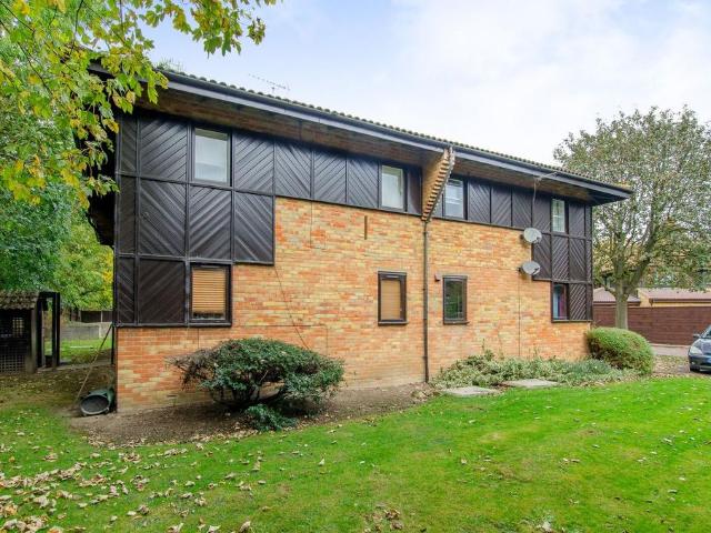 Friars Mead, Canary Wharf, London, E14 2 bed flat to rent £1,800 pcm £415 pw