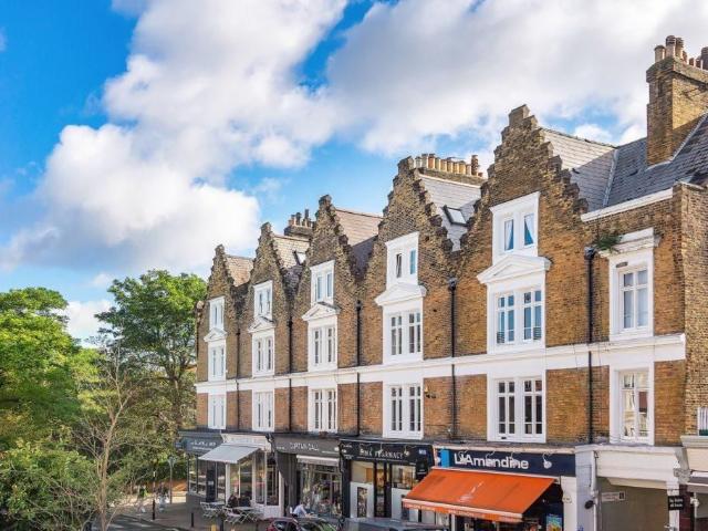 Friars Stile Road, Richmond TW10, 2 bed flat to rent, £2,750 pcm | PrimeLocation