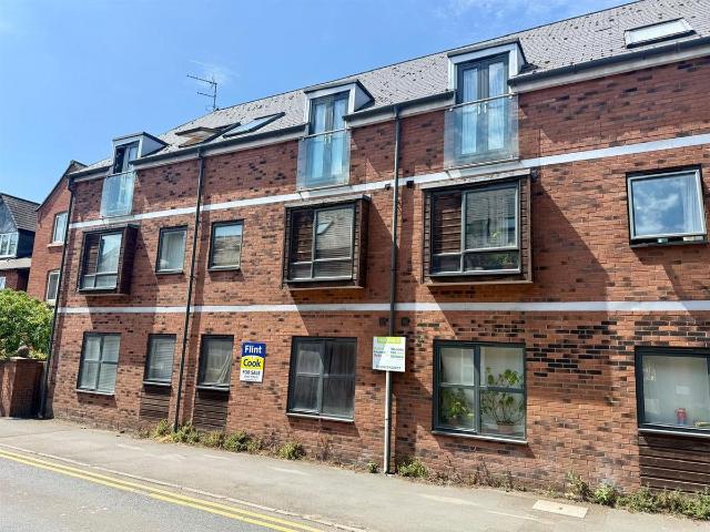 Friars Street, Hereford HR4, 2 bed flat to rent, £885 pcm | PrimeLocation