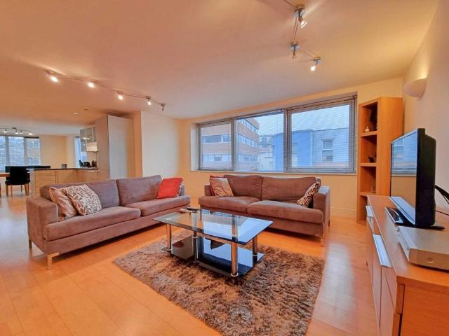 Friars Street, Ipswich 2 bed apartment to rent £1,175 pcm £271 pw