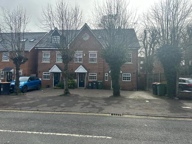 Friars Walk, Dunstable, Luton LU6, 3 bed terraced house to rent, £1,800 pcm | PrimeLocation