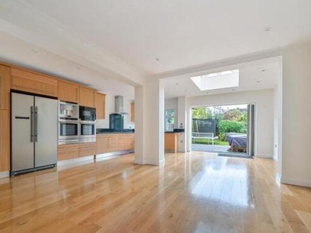 Friars Walk, London, 3 Bedroom Detached