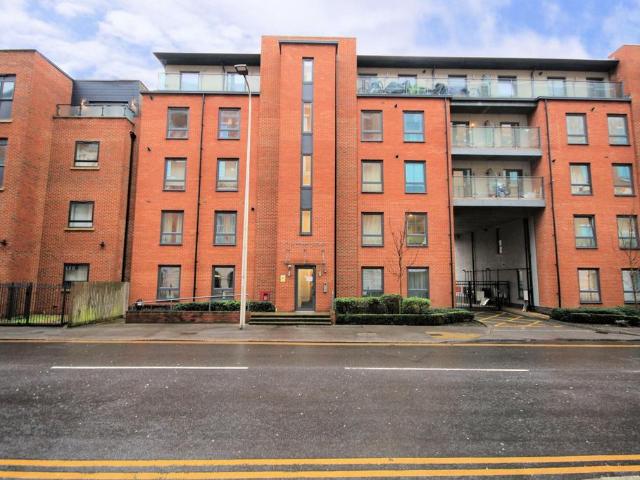 Friary Court, Reading RG1 2 bed apartment to rent £1,450 pcm £335 pw