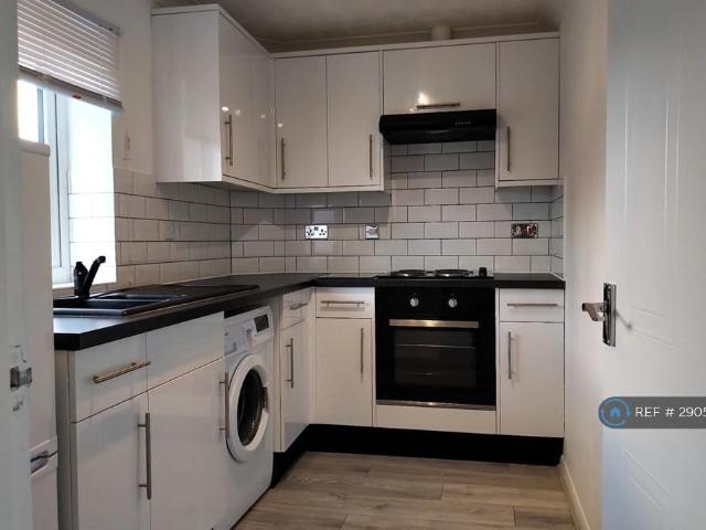 Friday Wood Green, Colchester, CO2 1 bed flat to rent £1,150 pcm £265 pw