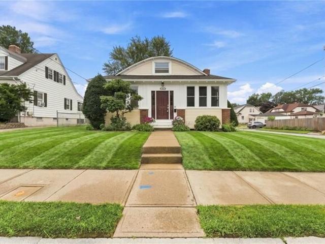 Friendly Rd, Cranston, Home For Sale