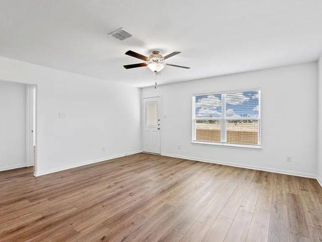 Friendly Shared House With Fast Internet Access