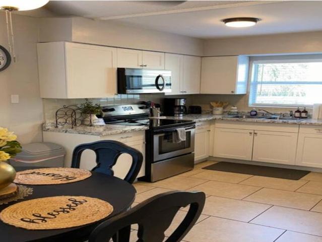 Friends Of Ridgecrest Home, a 5 minute walk to tra