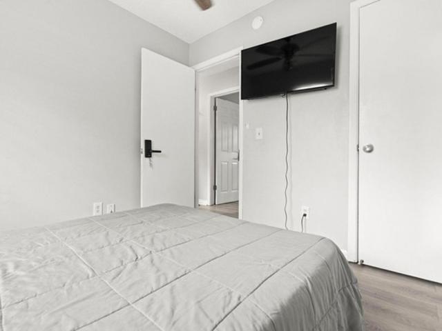 Friends Of Ridgecrest Home, a 5 minute walk to transit stop Gooden Xing + 1499