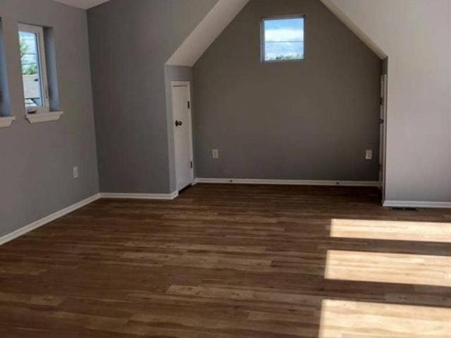 Friends Two Rooms Available Sep 1