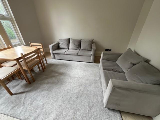 Friern Barnet Road, London N11 2 bed apartment to rent £2,400 pcm £554 pw