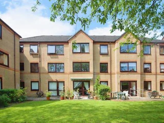 Friern Park, London, 1 Bedroom Flat