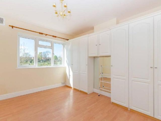Friern Park, London, N12