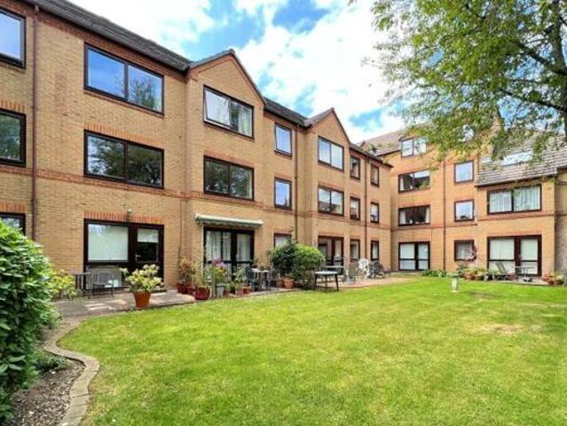 Friern Park, North Finchley, 1 Bedroom Retirement