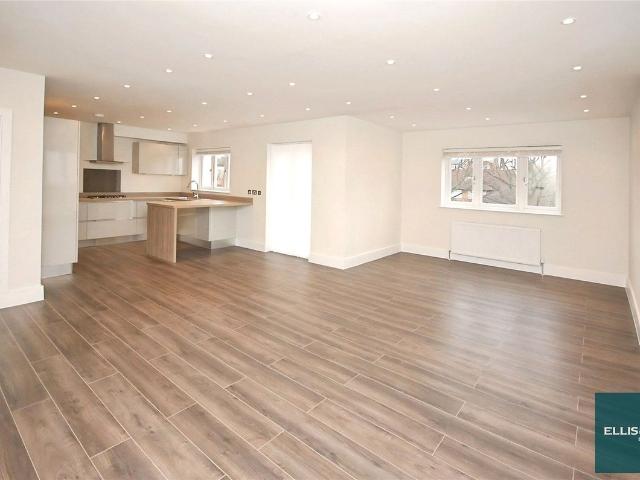 Friern Park, North Finchley N12, 2 bed flat to rent, £2,200 pcm | PrimeLocation