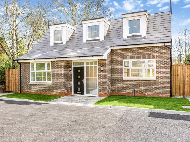 Friern Park, North Finchley N12, 4 bed detached house to rent, £4,000 pcm | PrimeLocation