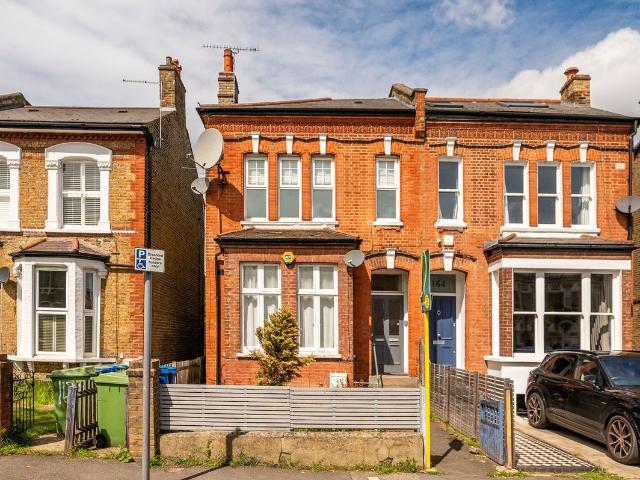 Friern Road, East Dulwich, London SE22, 3 bed flat to rent, £2,650 pcm | PrimeLocation