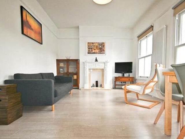 Friern Road, London, 3 Bedroom Apartment