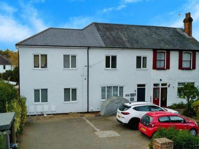 Frimley Road, Camberley, 2 Bedroom Apartment