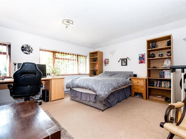 Frimley Road, Ash Vale, Aldershot, Surrey, GU12 5PP