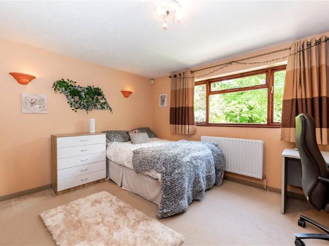 Frimley Road, Ash Vale, Aldershot, Surrey, GU12 5PP