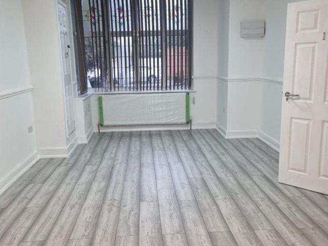 Frimley Road, London IG3, 1 bed flat to rent, £1,300 pcm | PrimeLocation