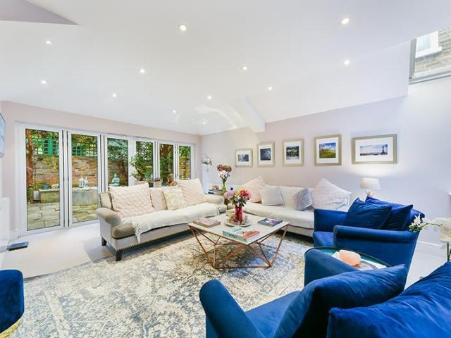 Friston Street, Fulham, London, SW6 4 bed house to rent £6,067 pcm £1,400 pw