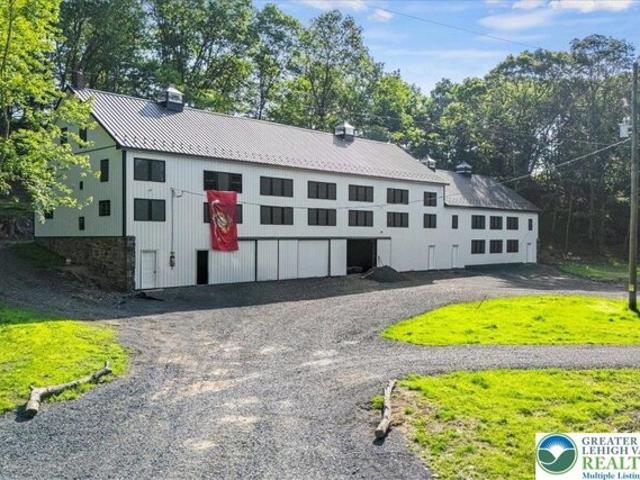 Frutchey Dr, Middle Smithfield Township, Home For Sale