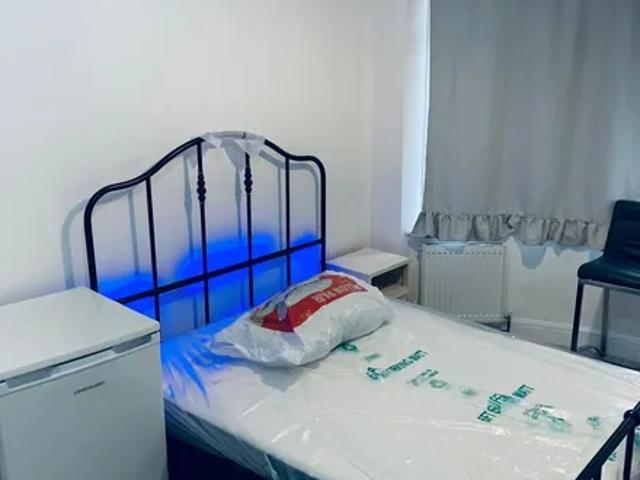 Fryent Primary School, Church Lane, London, NW9 8JD, United Kingdom | Room for rent #139404125 | Rentberry