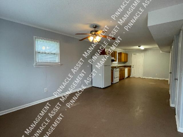 Ft Oglethorpe 2 Bed/1.5 Bath Apartment: Laundry Hookups and Central AC LEASE SPECIAL HALF OFF SECURITY DEPOSIT ON APPROVED CREDIT, HALF OFF FIRST MONTH'S RENT