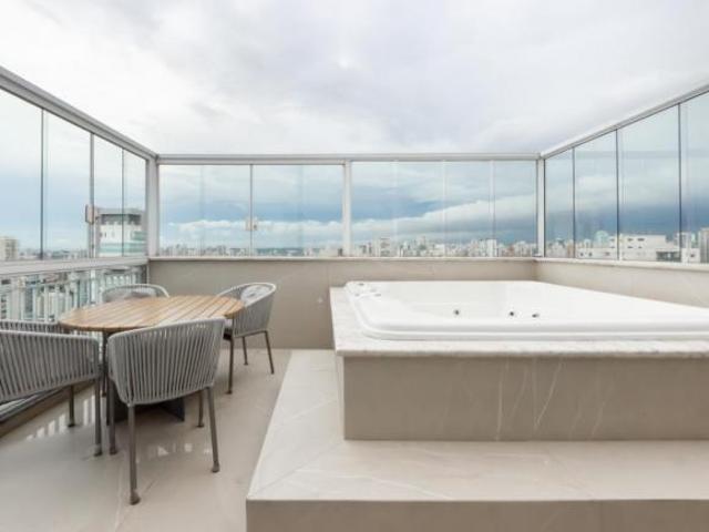 Elegante cobertura para venda em Bosque da Saúde com 3 quartos, sendo 3 suítes, 174m²