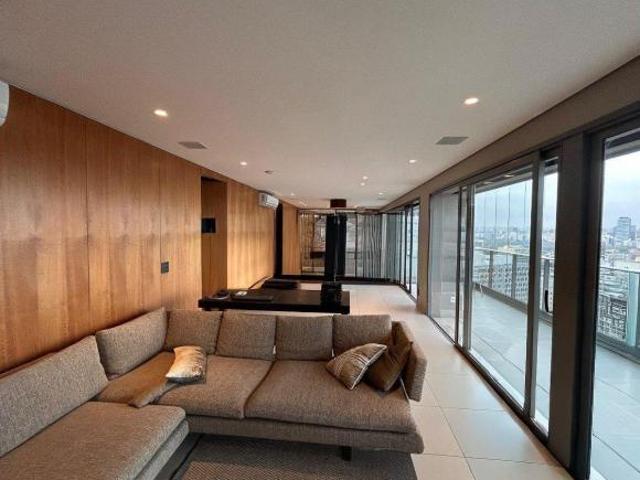 Atraente cobertura para venda em Pinheiros com 4 quartos, sendo 4 suítes, 260m²