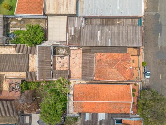 Elegante casa de vila para venda em Centro com 3 quartos, 420m²
