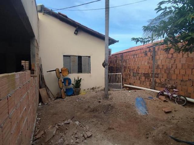 Aconchegante casa de vila para venda em Jardim Bispo Pedro Casaldáliga com 2 quartos, 99m²