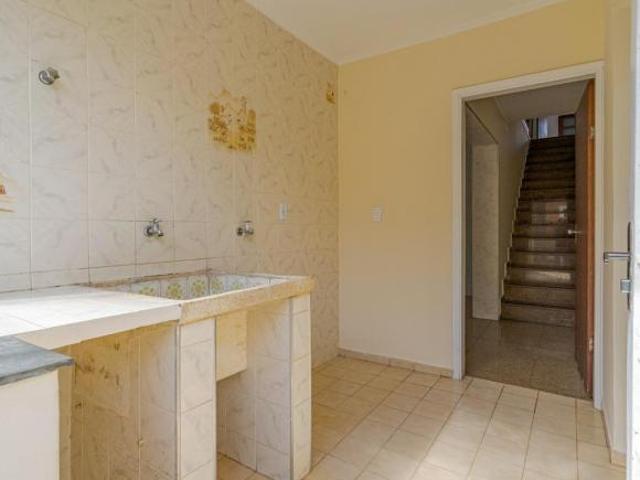 Deslumbrante casa para venda e locação em Vila Mutton com 3 quartos, sendo 1 suíte, 222m²