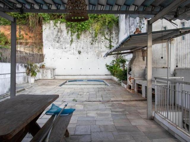 Versátil casa para venda em Alto da Lapa com 4 quartos, sendo 1 suíte, 276m²