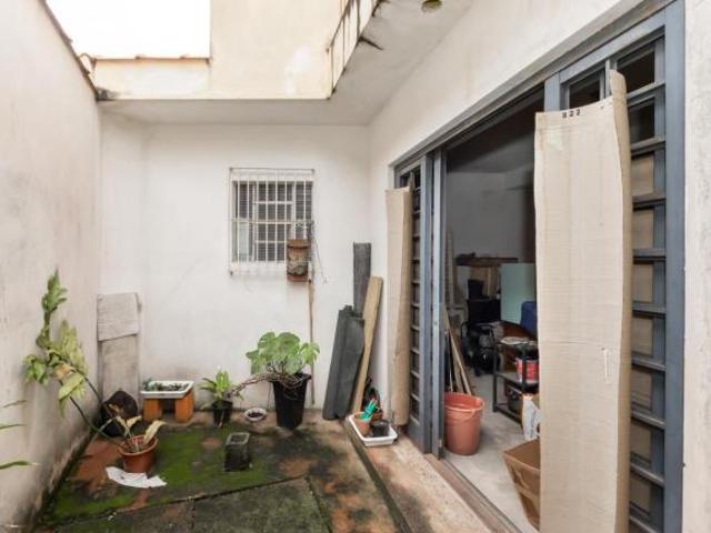 Deslumbrante casa para venda em Chora Menino com 8 quartos, sendo 2 suítes, 104m²
