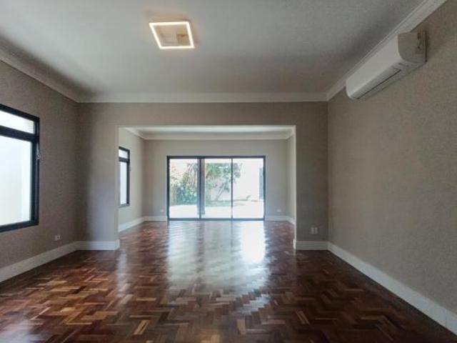 Aconchegante casa para venda em Horto Florestal com 4 quartos, sendo 2 suítes, 156m²