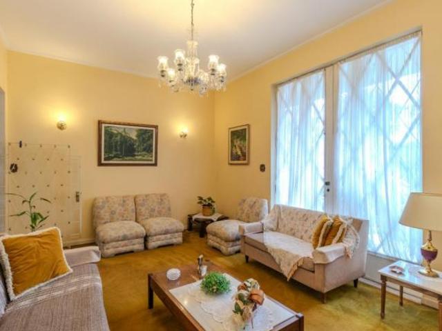 Atraente casa para venda em Pacaembu com 3 quartos, 330m²
