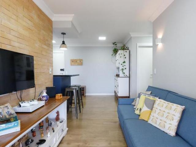 Confortável apartamento para venda em Vila Anastácio com 3 quartos, sendo 2 suítes, 92m² leilaricc