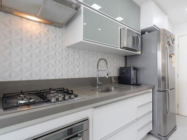 Elegante apartamento para venda em Vila Anastácio com 2 quartos, sendo 1 suíte, 69m² carlarodrigue