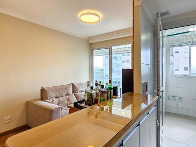 Funcional apartamento para venda em Vila Anastácio com 2 quartos, 55m²